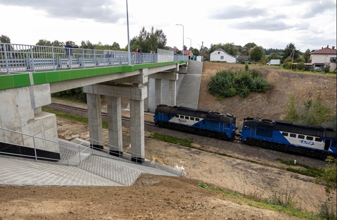 Powstał nowy wiadukt nad linią kolejową nr 65 - Rynek Infrastruktury